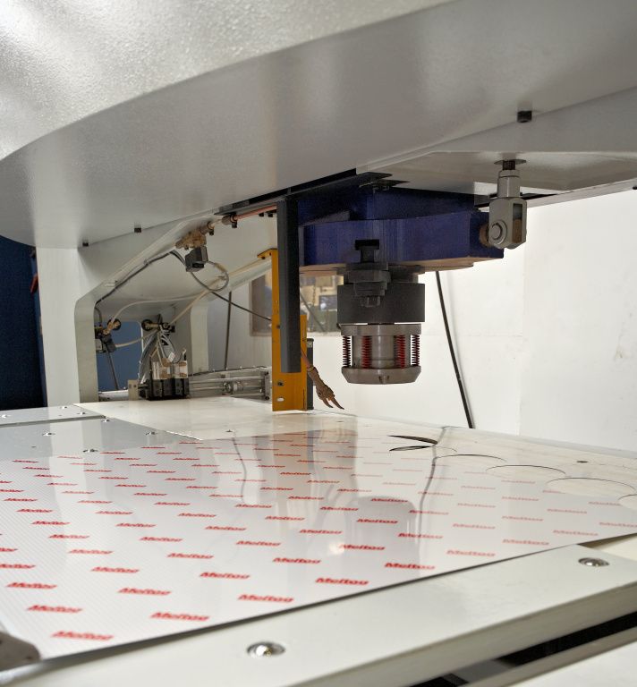 Servo Stagger Feed Press | Group Rhodes Innovators of machinery for ...